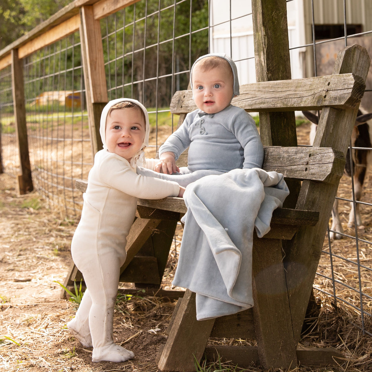 Bee & Dee Snow White Classic Velour Stretchie with Bonnet – Belle Tete Baby