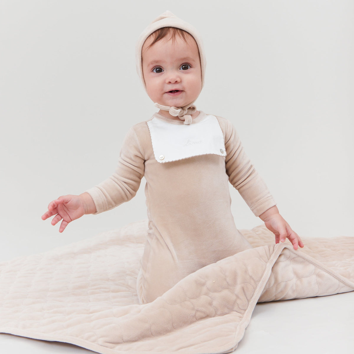 Kipp Baby Stone Bisous Bib Stretchie and Bonnet – Belle Tete Baby